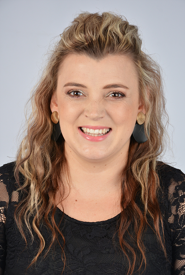 Index of /images/Adult Female/Essy/